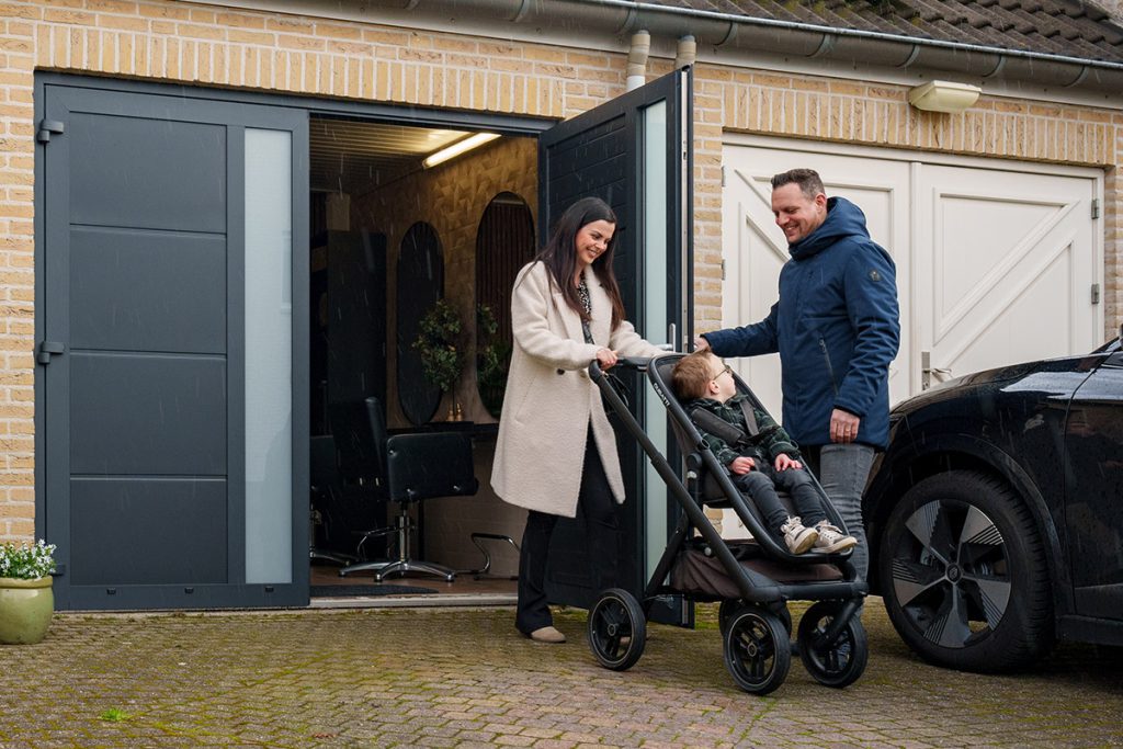 Dubbele garagedeur: brede en comfortabele doorgang | Ambassa