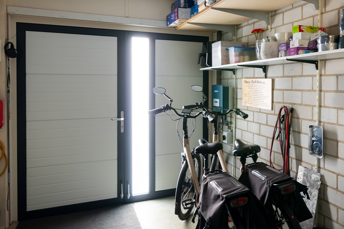 Openslaande garagedeuren - 100% Maatwerk & 10 jaar garantie