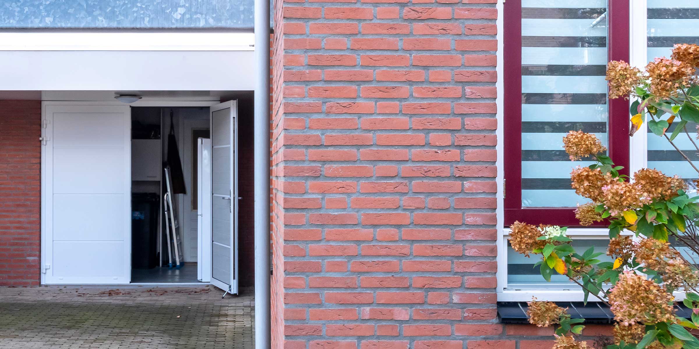 Project: Openslaande garagedeuren in Best | Ambassa garagedeur
