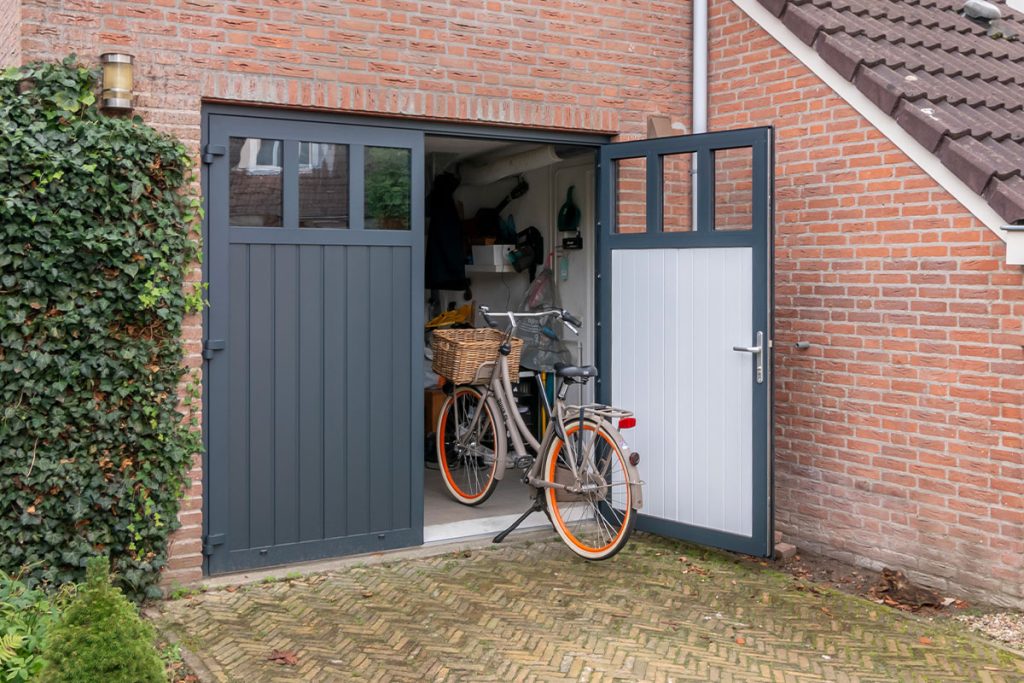 Openslaande garagedeuren - 100% Maatwerk & 10 jaar garantie