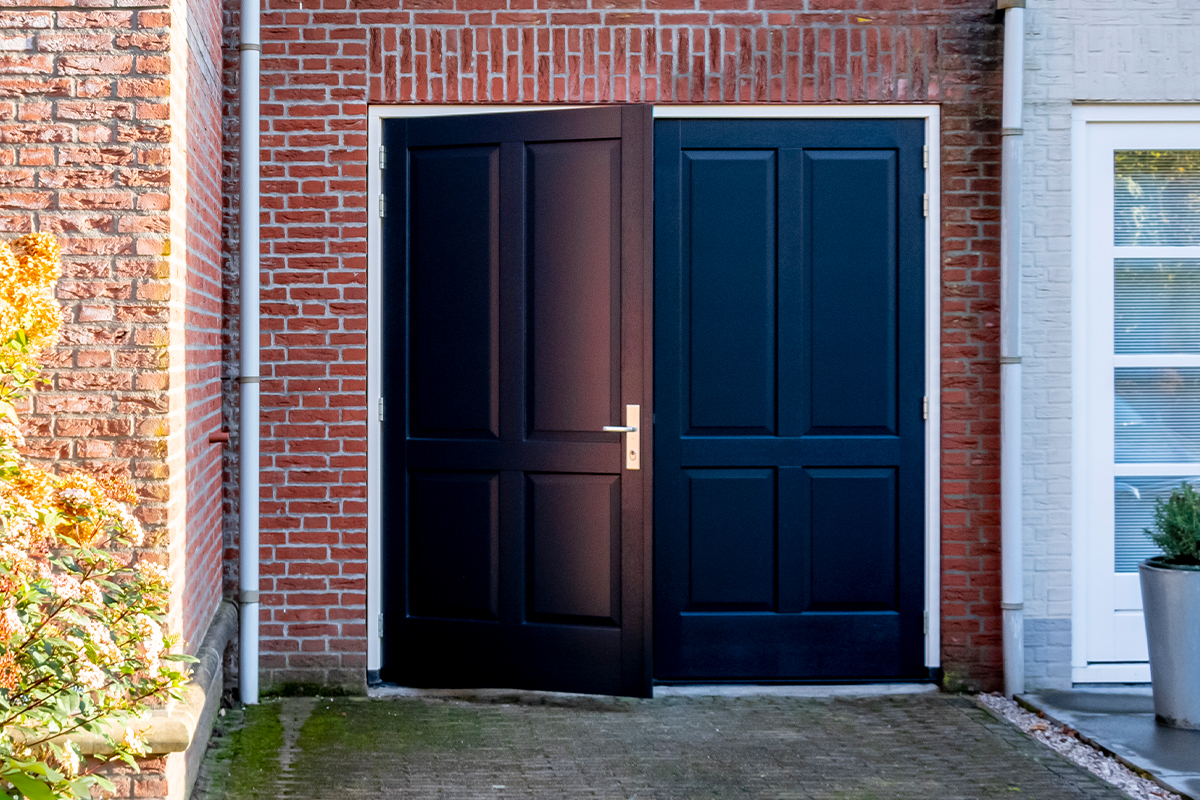 Houten garagedeuren op maat | Ambassa